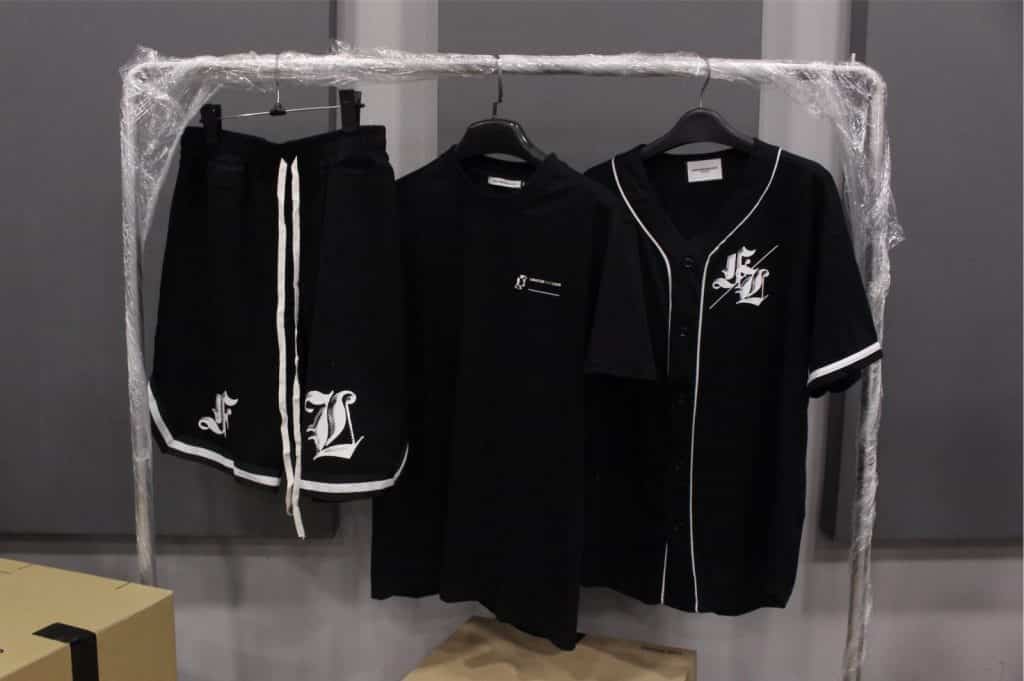 Điểm mặt những mẫu áo Local Brand Việt Nam hot nhất hiện nay - Sneaker ...