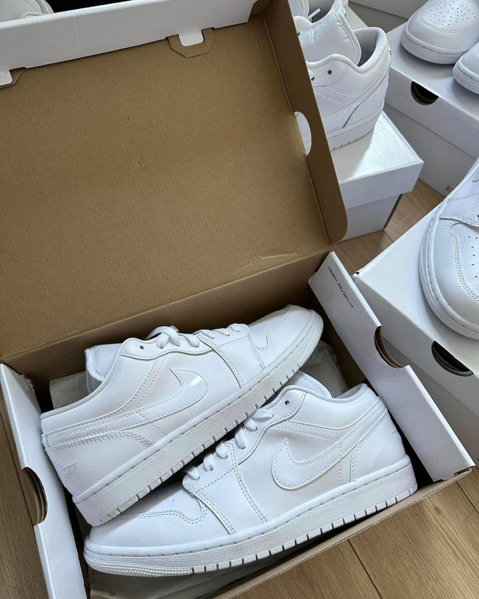 Giày Nike Air Jordan 1 Low 'Triple White' (GS)553560-130 / 553560-136
