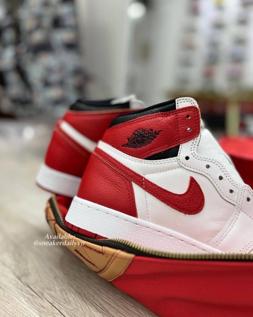 Giày Nike Air Jordan 1 Retro High OG 'Heritage' 555088-161