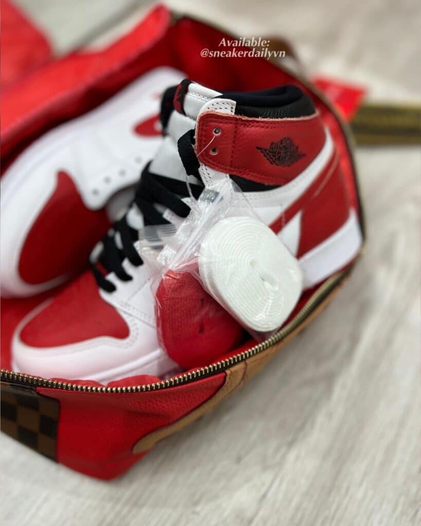 Giày Nike Air Jordan 1 Retro High OG 'Heritage' 555088-161