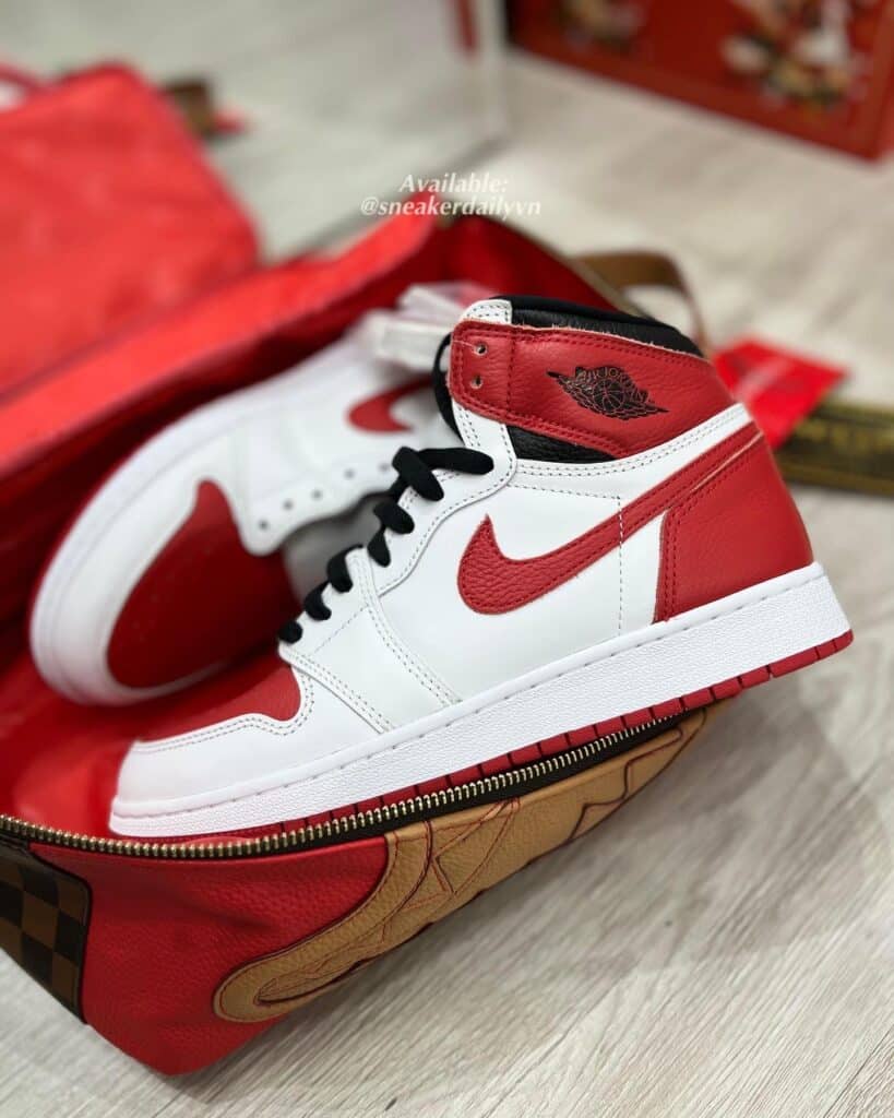 Giày Nike Air Jordan 1 Retro High OG 'Heritage' 555088-161