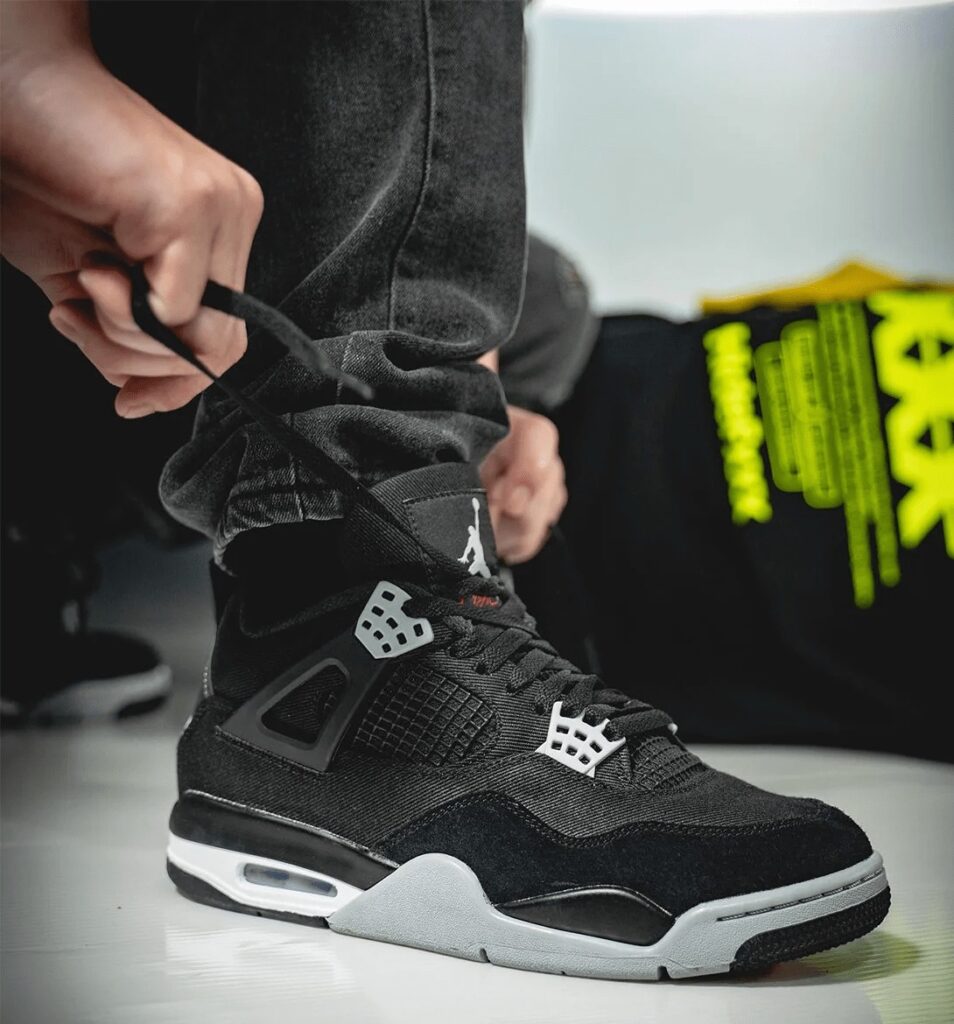Giày Air Jordan 4 Retro SE Black and Light Steel DH7138-006
