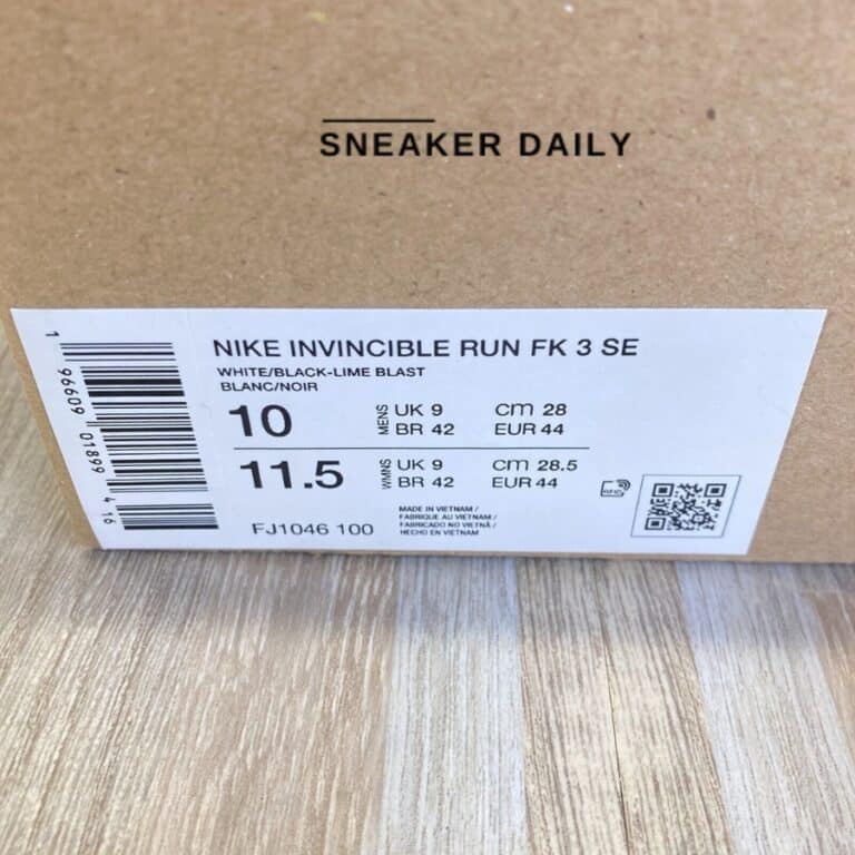 Giày Nike Invincible Run 3 SE 'White Blue Lightning Fushsia Dream ...