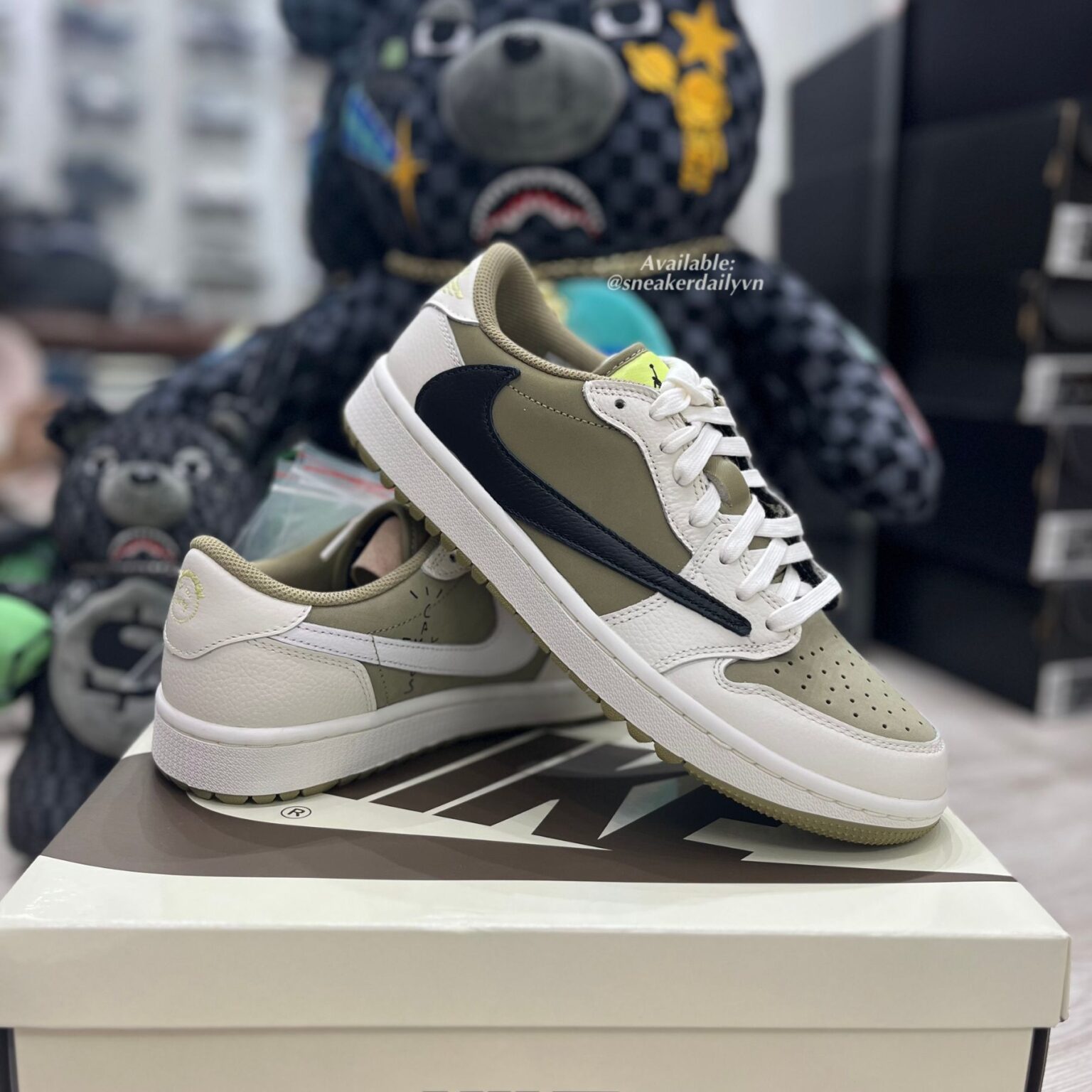 Giày Travis Scott x Air Jordan 1 Low Golf 'Neutral Olive' FZ3124-200