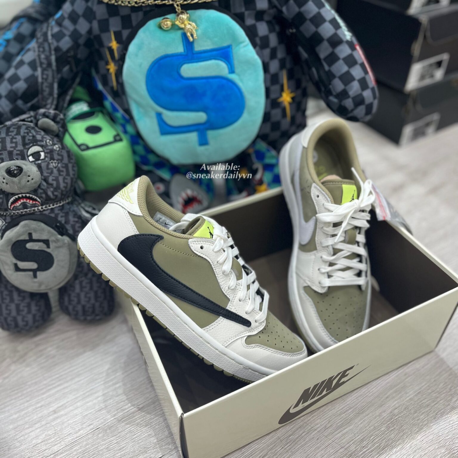 Giày Travis Scott x Air Jordan 1 Low Golf 'Neutral Olive' FZ3124-200