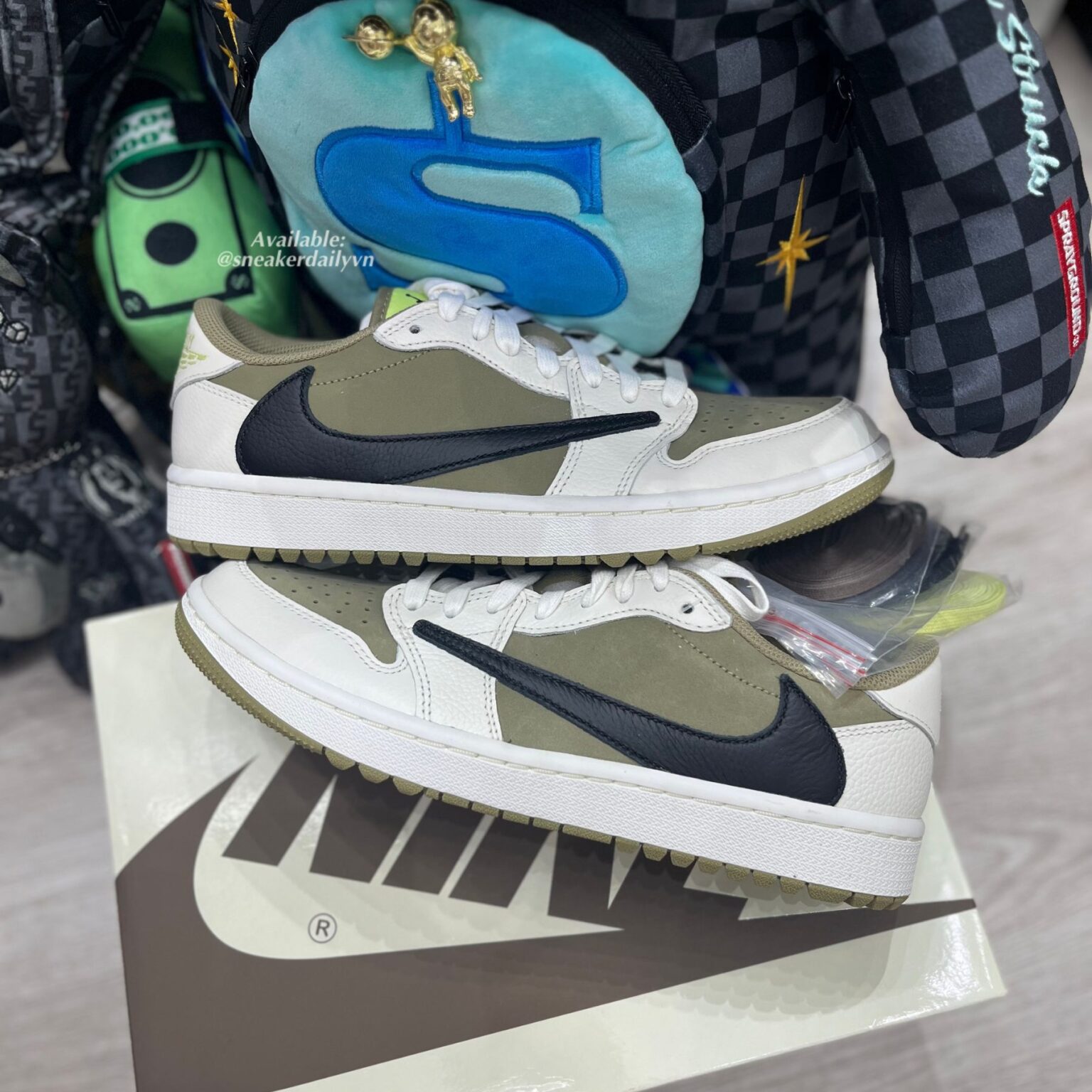 Giày Travis Scott x Air Jordan 1 Low Golf 'Neutral Olive' FZ3124-200