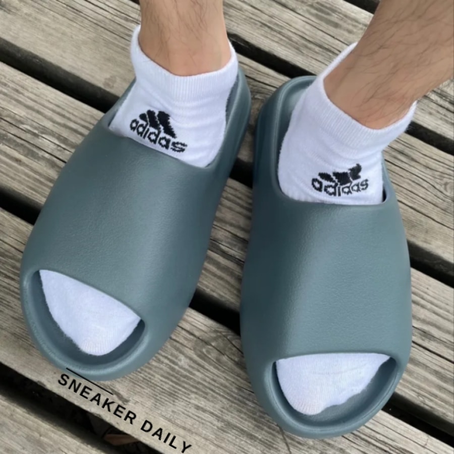 Dép Adidas Yeezy Slide ‘Slate Marine’ ID2349