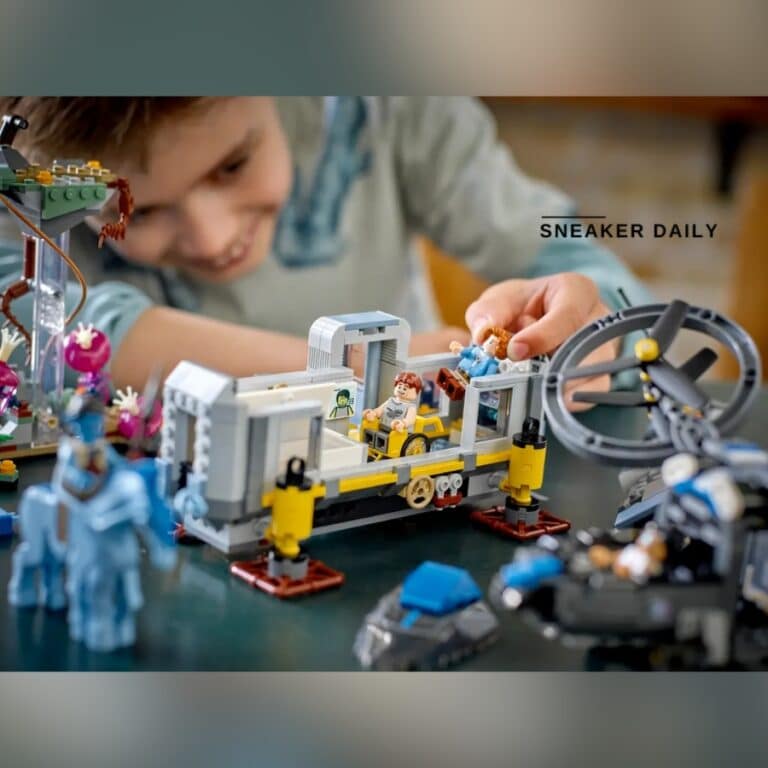 Lego Floating Mountains: Site 26 & RDA Samson 75573