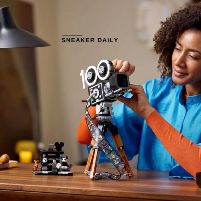 Lego Walt Disney Tribute Camera 43230
