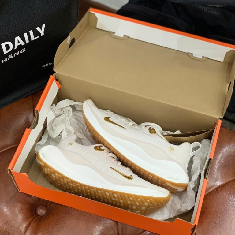 Giày (WMNS) Nike ZoomX Infinity Run 4 'Phantom Metallic Gold' DR2670-013