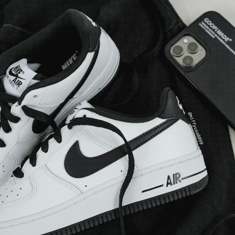 Giày Nike Air Force 1 ’06 GS ‘White Black’ DH9600-102