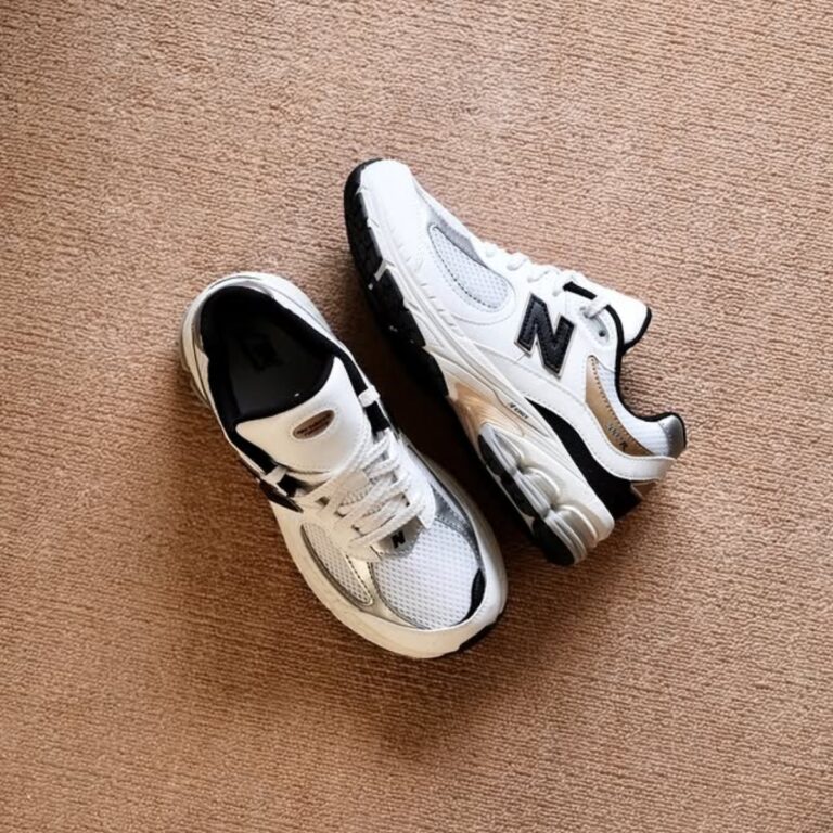 Giày New Balance 2002R White Black Gold (GS) GC2002PS