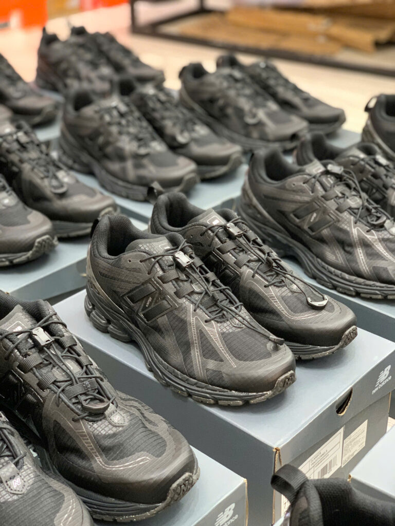 Giày New Balance 1906R 'Black Out Pack' U1906RNB