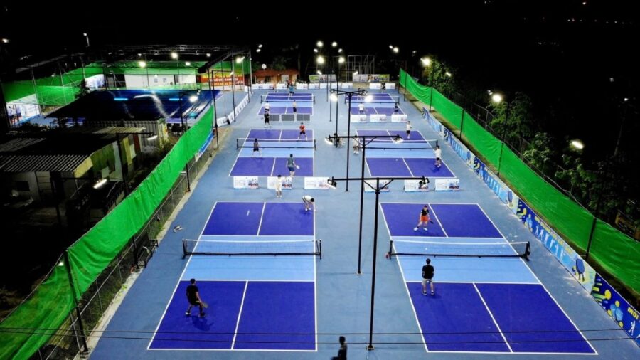 Chơi Pickleball buổi đêm với lợi ích "ảo" và hậu quả "thật"